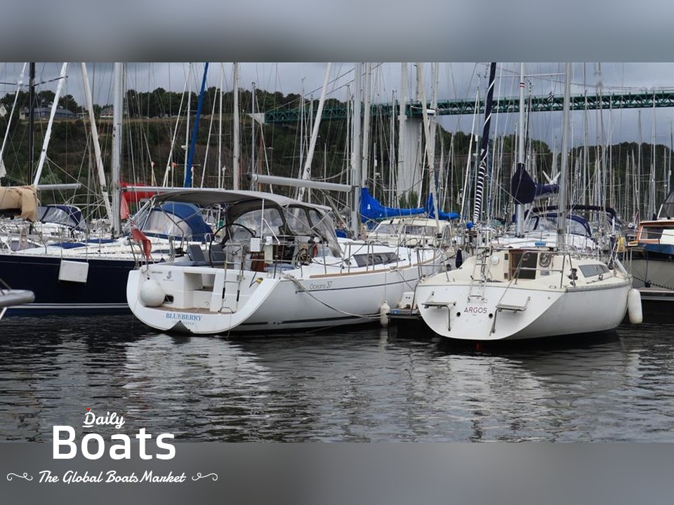 2013 Bénéteau Boats Oceanis 37 for sale. View price, photos and Buy ...