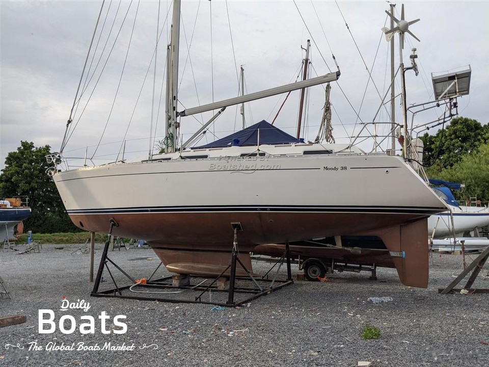 1995 Moody 38 Cc for sale. View price, photos and Buy 1995 Moody 38 Cc ...