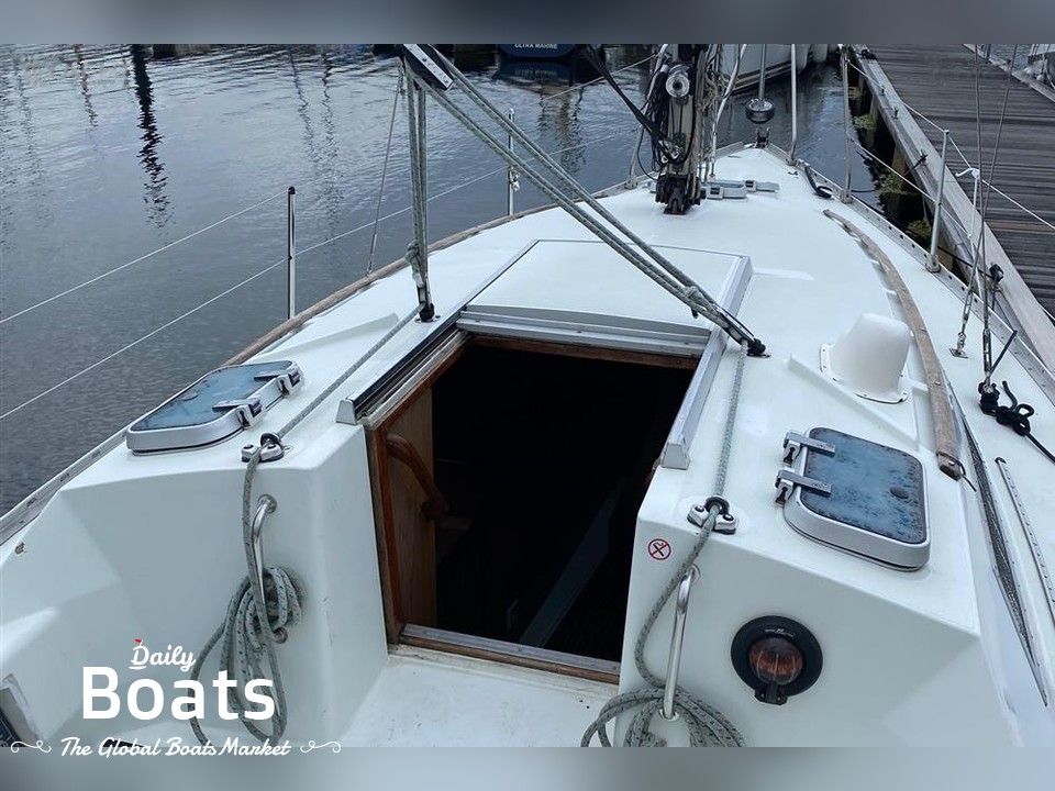 1988 Moody 28 for sale. View price, photos and Buy 1988 Moody 28 #348981