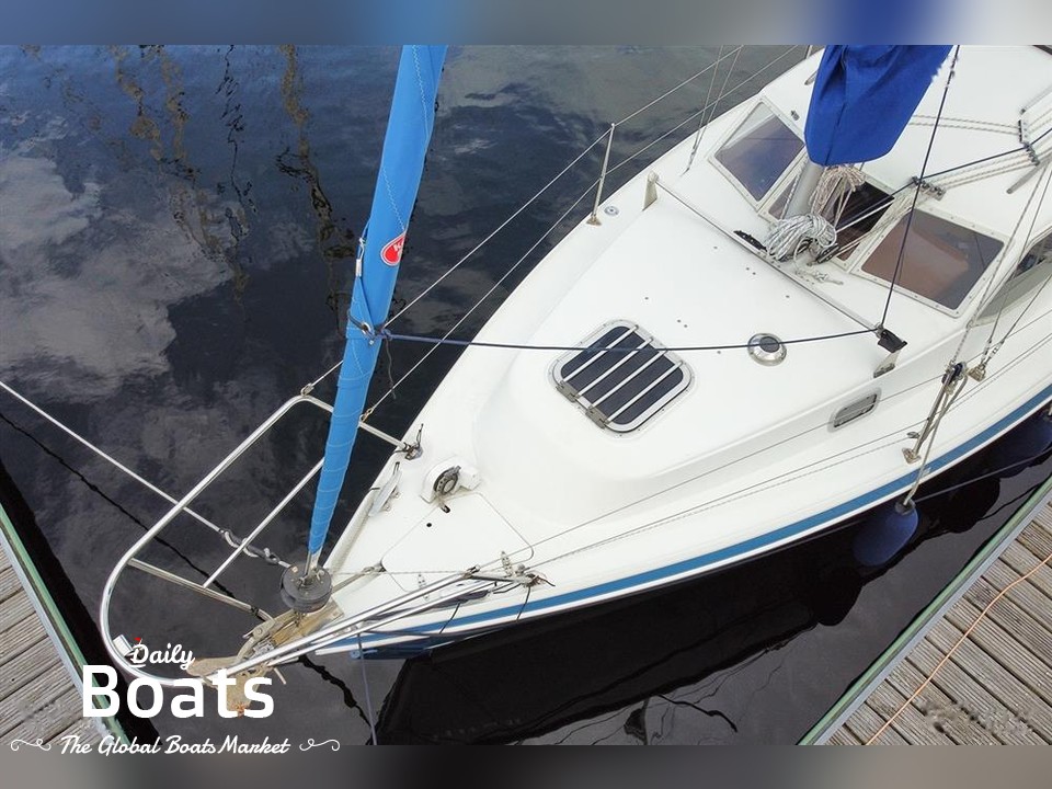 1995 Hunter Pilot 27 for sale. View price, photos and Buy 1995 Hunter ...