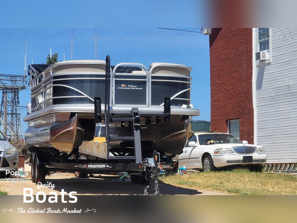 2022 Sun Tracker 20 Party Barge for sale. View price, photos and Buy ...
