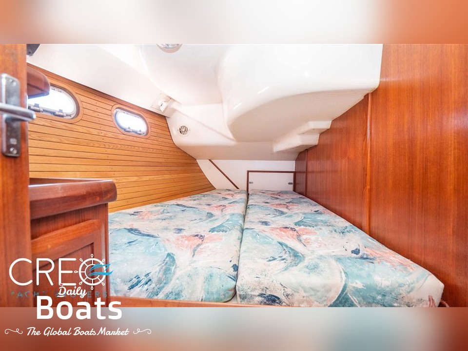 1996 Hunter Legend 430 for sale. View price, photos and Buy 1996 Hunter ...
