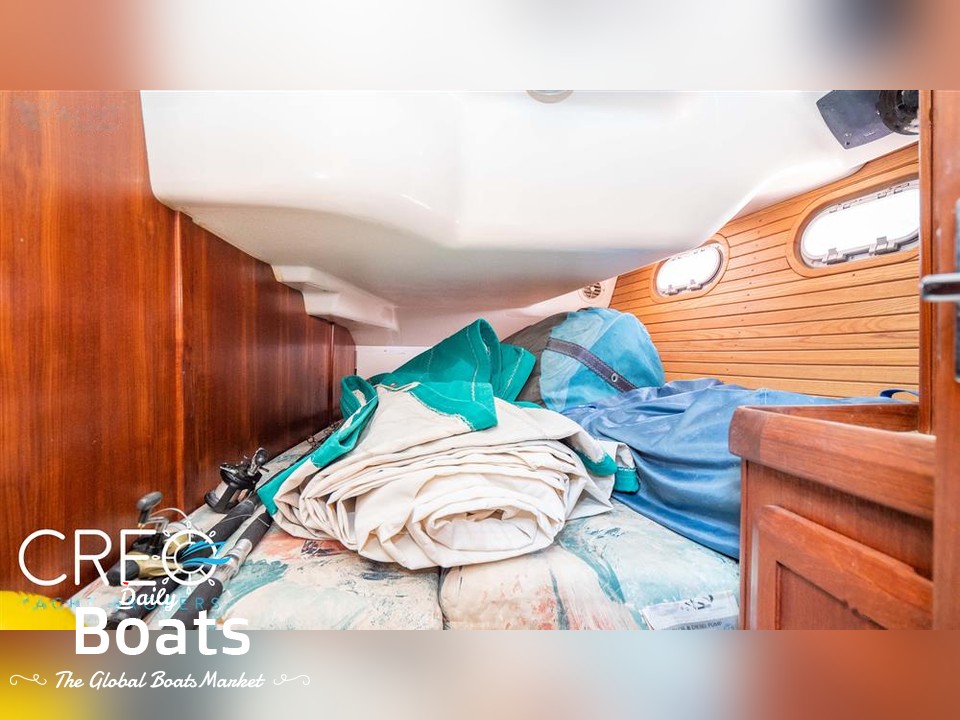 1996 Hunter Legend 430 for sale. View price, photos and Buy 1996 Hunter ...