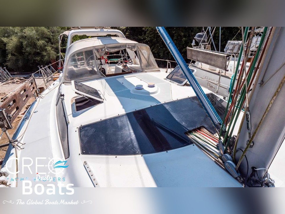 1996 Hunter Legend 430 for sale. View price, photos and Buy 1996 Hunter ...