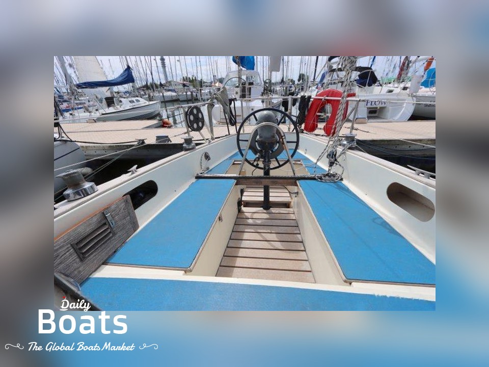 1971 Sparkman & Stephens Deb 33 for sale. View price, photos and Buy ...