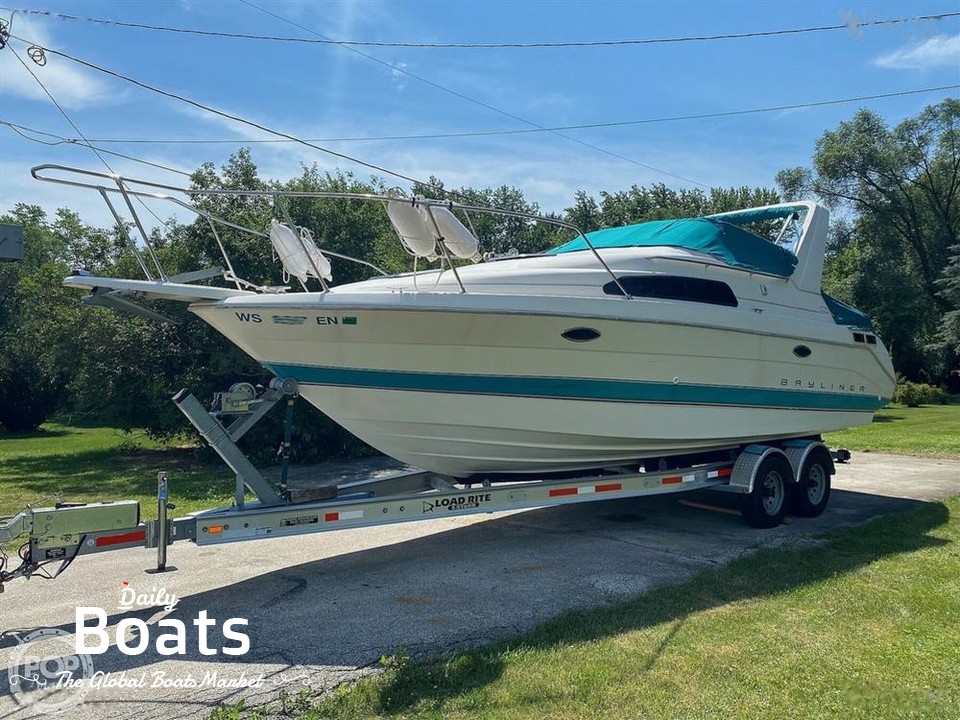 1993 Bayliner Boats 300 Sunbridge for sale. View price, photos and Buy ...