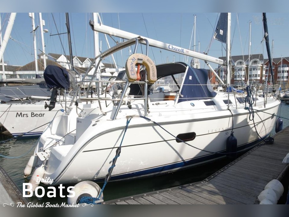 2004 Hunter Legend 36 for sale. View price, photos and Buy 2004 Hunter ...