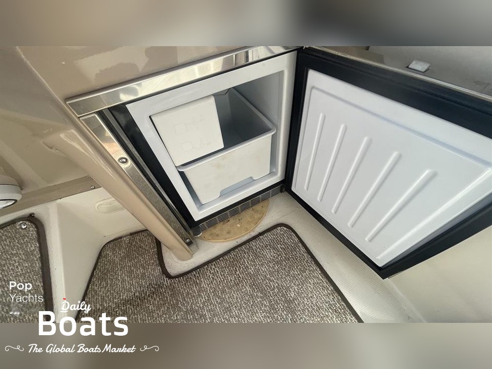 2005 Carver Yachts 41 Cockpit Motor for sale. View price, photos and ...