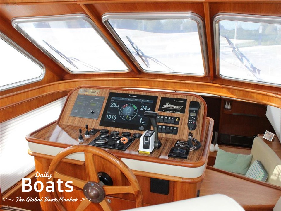 2005 Van Den Hoven 1600 Stuurhuis for sale. View price, photos and Buy ...