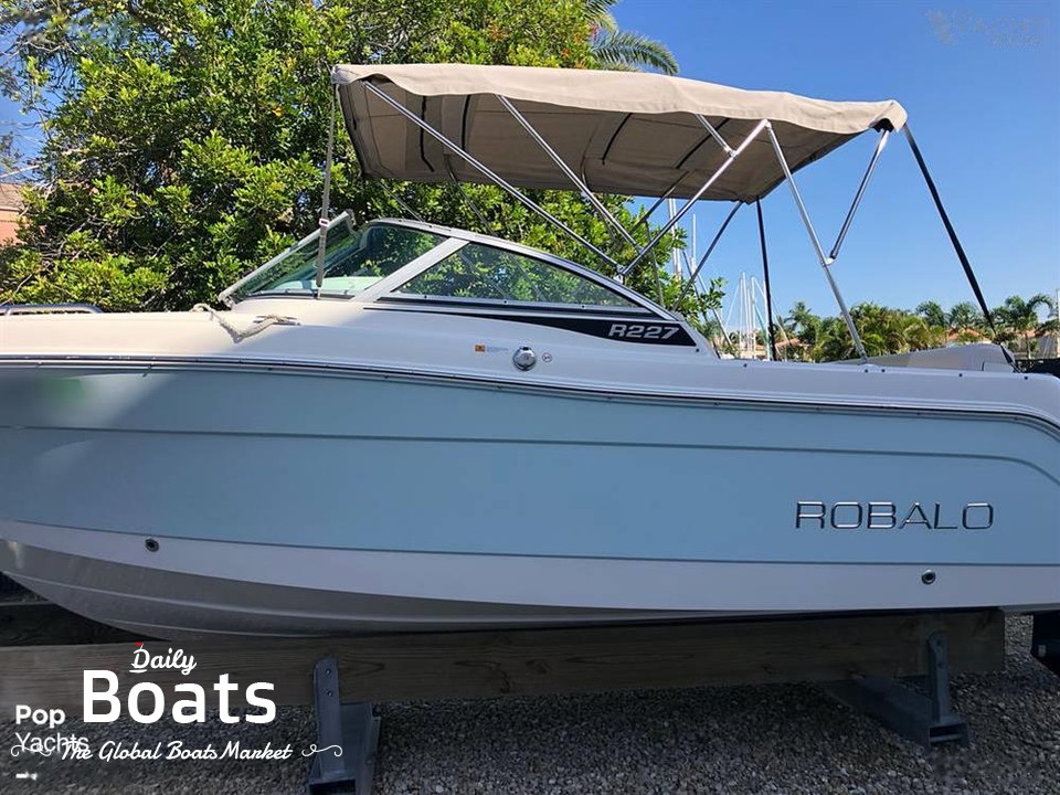 2017 Robalo R227 for sale. View price, photos and Buy 2017 Robalo R227 ...