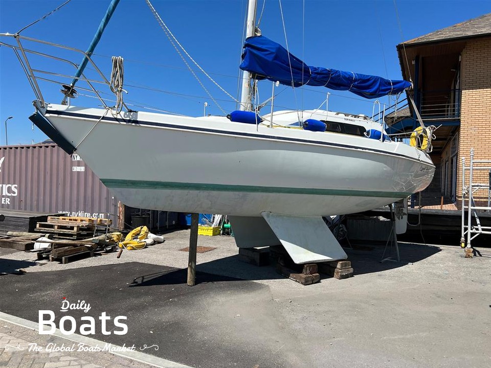 1990 Hunter Horizon 27 for sale. View price, photos and Buy 1990 Hunter ...