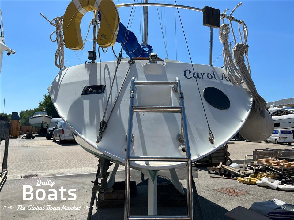 1990 Hunter Horizon 27 for sale. View price, photos and Buy 1990 Hunter ...