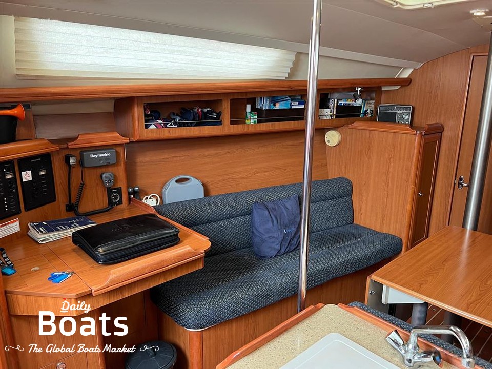 2007 Hunter Legend 31 for sale. View price, photos and Buy 2007 Hunter ...