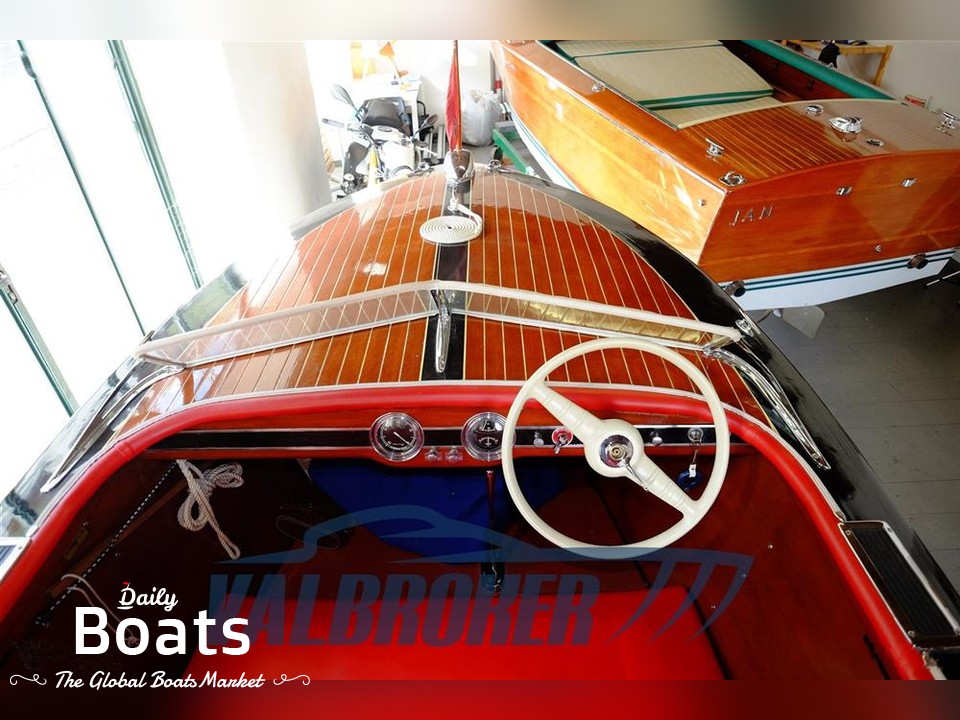 1950 Chris-Craft 17 De Luxe Runabout for sale. View price, photos and ...