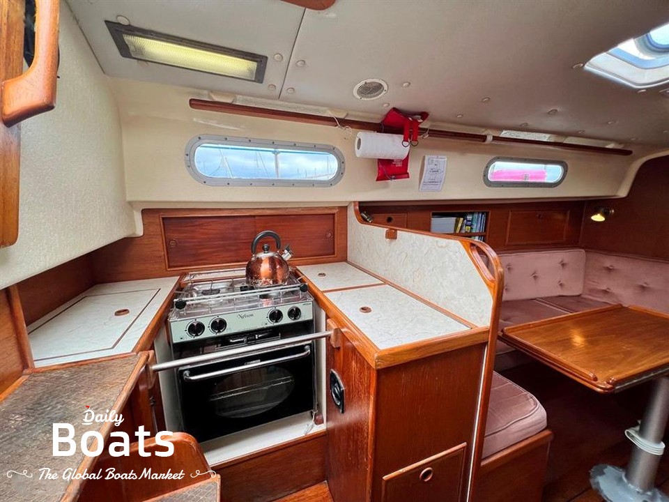 1990 Contessa 32 for sale. View price, photos and Buy 1990 Contessa 32 ...