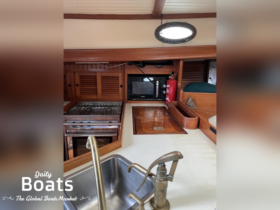 1985 Hans Christian 43T for sale. View price, photos and Buy 1985 Hans ...