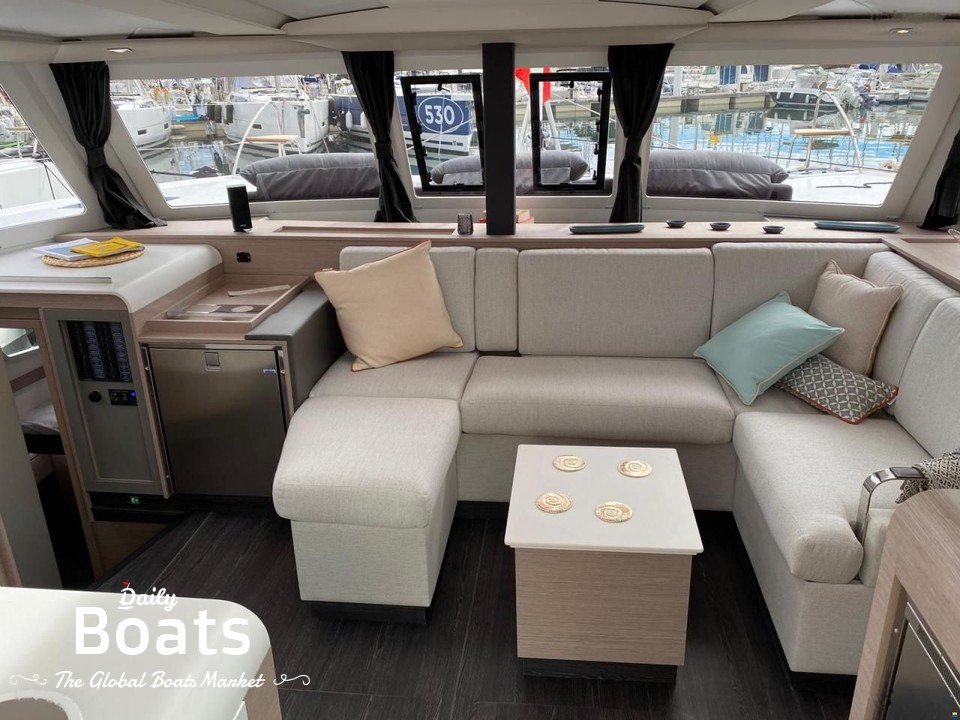 Fountaine Pajot Isla 40' for sale. View price, photos and Buy Fountaine ...