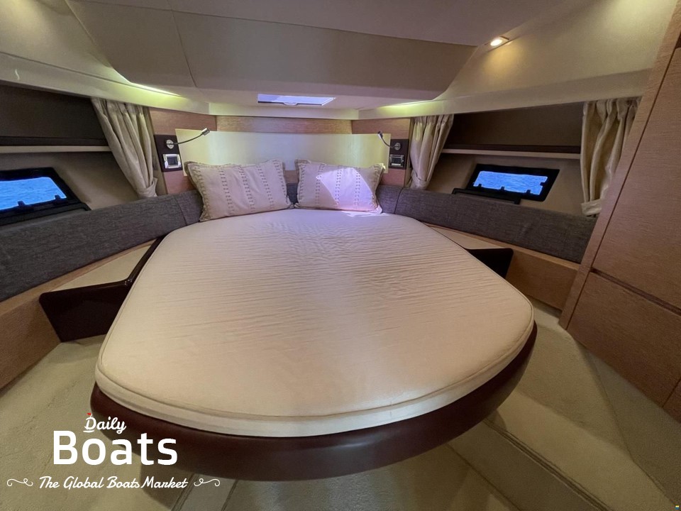 2010 Azimut 38 Fly for sale. View price, photos and Buy 2010 Azimut 38 ...