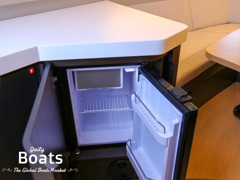 2020 Fairline F//Line 33 for sale. View price, photos and Buy 2020 ...