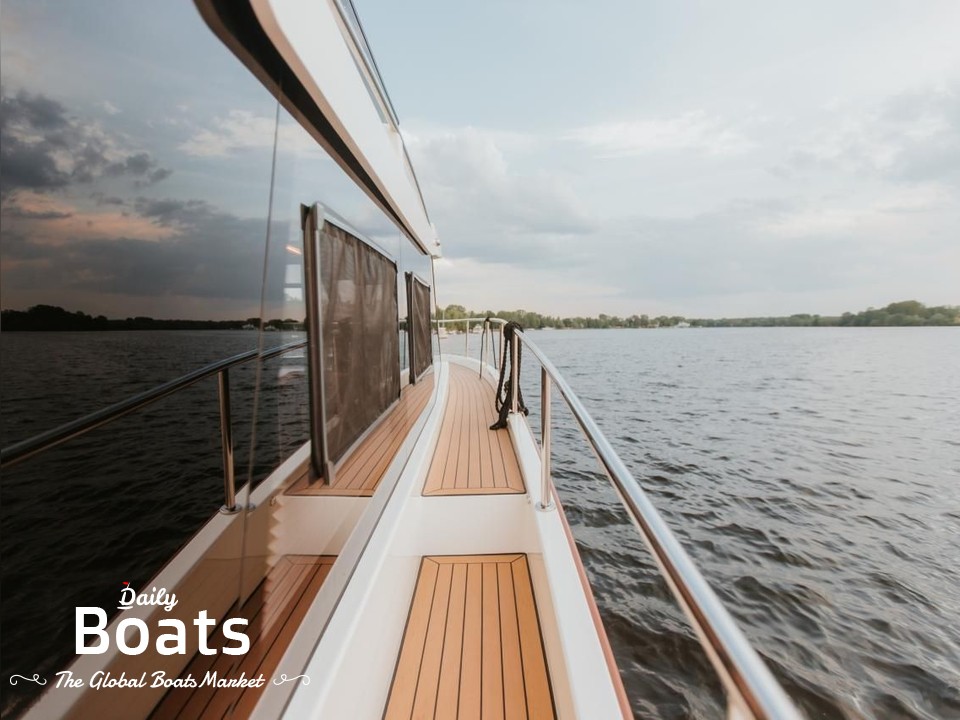 2022 Cobra Yachts Futura 36 Flybridge Version for sale. View price ...