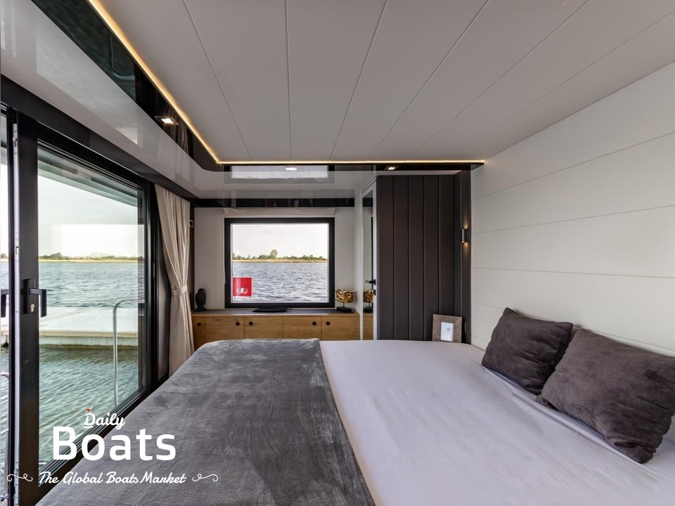 2022 Nomadream Cat-House 1200 Double Decker Houseboat for sale. View ...