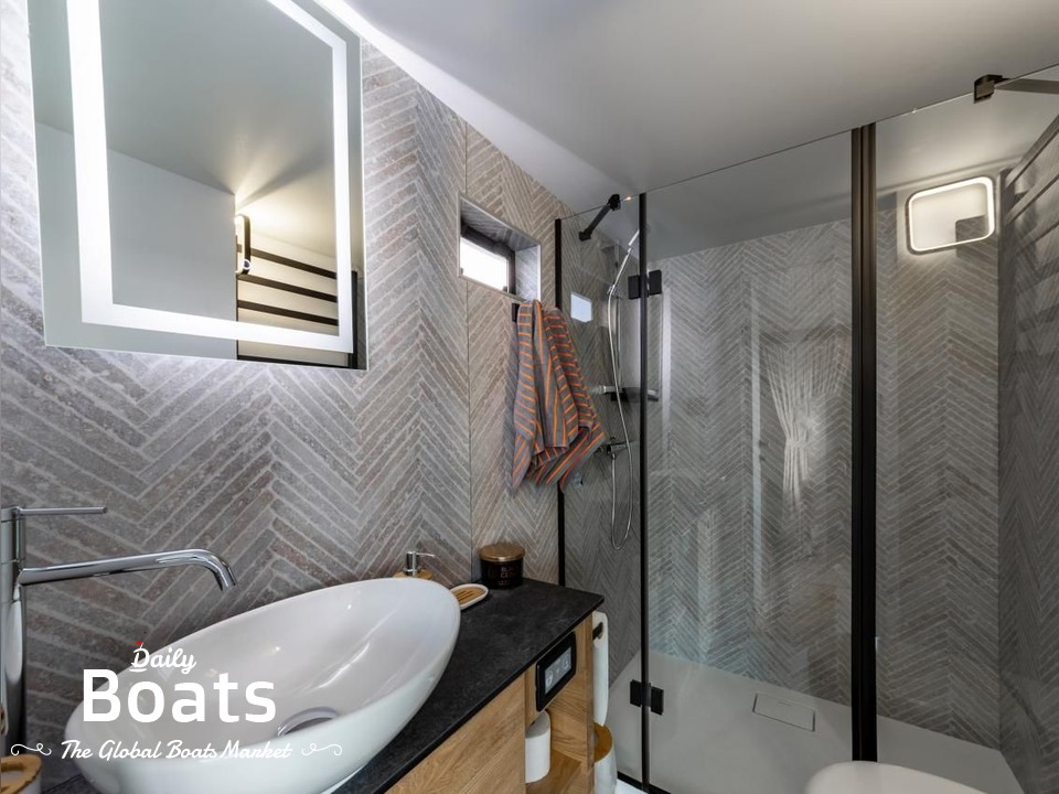 2022 Nomadream Cat-House 1200 Double Decker Houseboat for sale. View ...