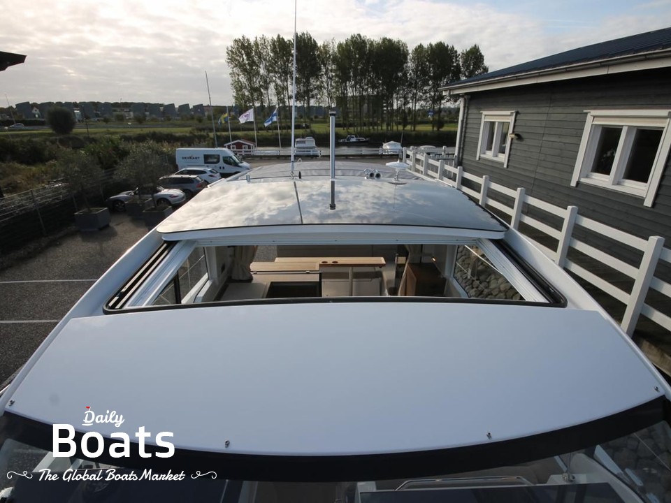 2022 Sealine C335 for sale. View price, photos and Buy 2022 Sealine ...