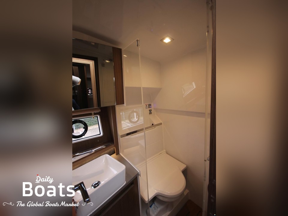 2022 Sealine C335 for sale. View price, photos and Buy 2022 Sealine ...