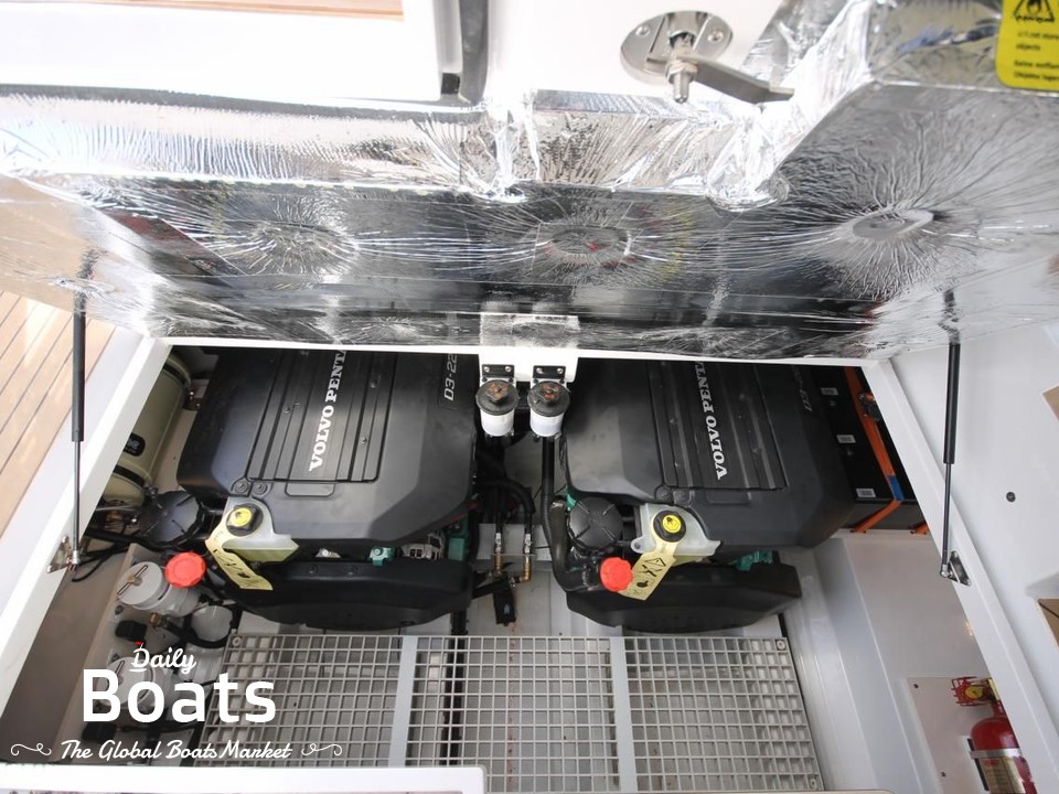 2022 Sealine C335 for sale. View price, photos and Buy 2022 Sealine ...