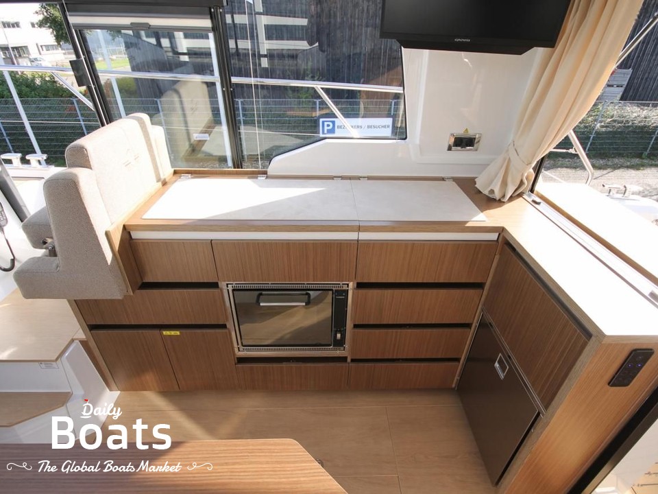 2022 Sealine C335 for sale. View price, photos and Buy 2022 Sealine ...