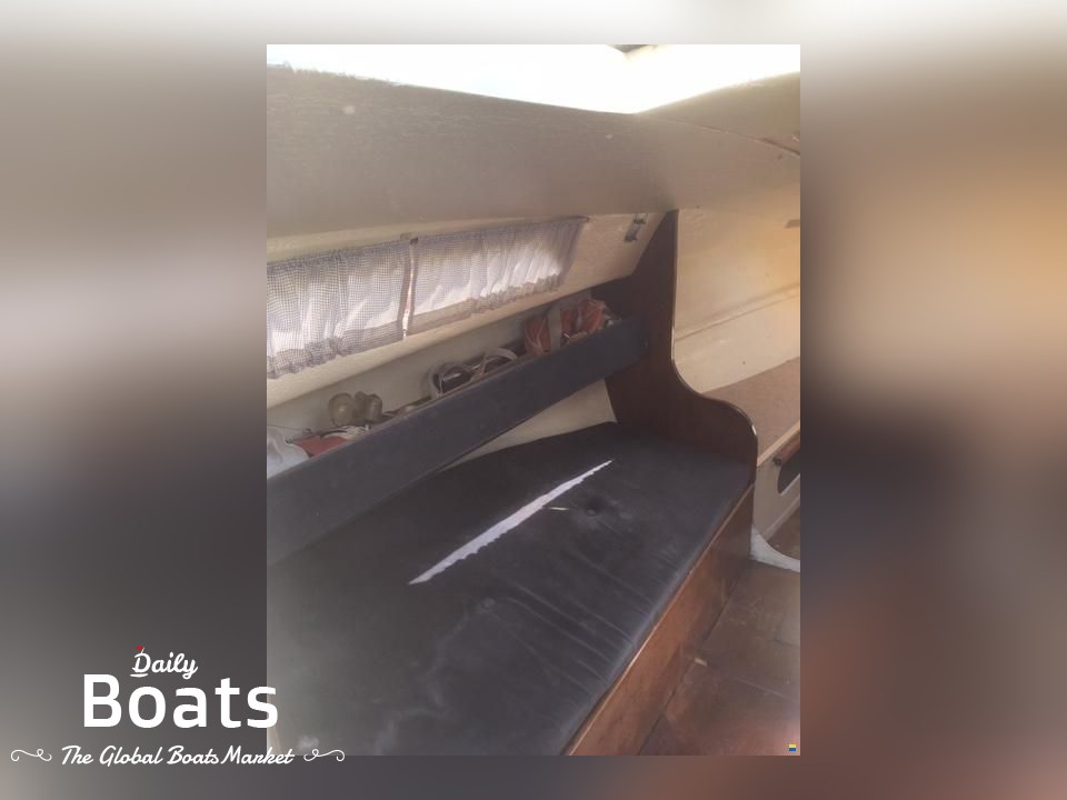 1985 Hunter Medina 20 for sale. View price, photos and Buy 1985 Hunter ...