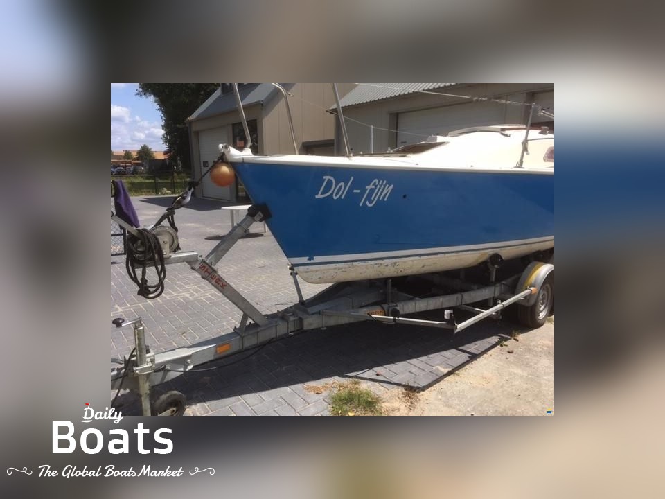 1985 Hunter Medina 20 for sale. View price, photos and Buy 1985 Hunter ...