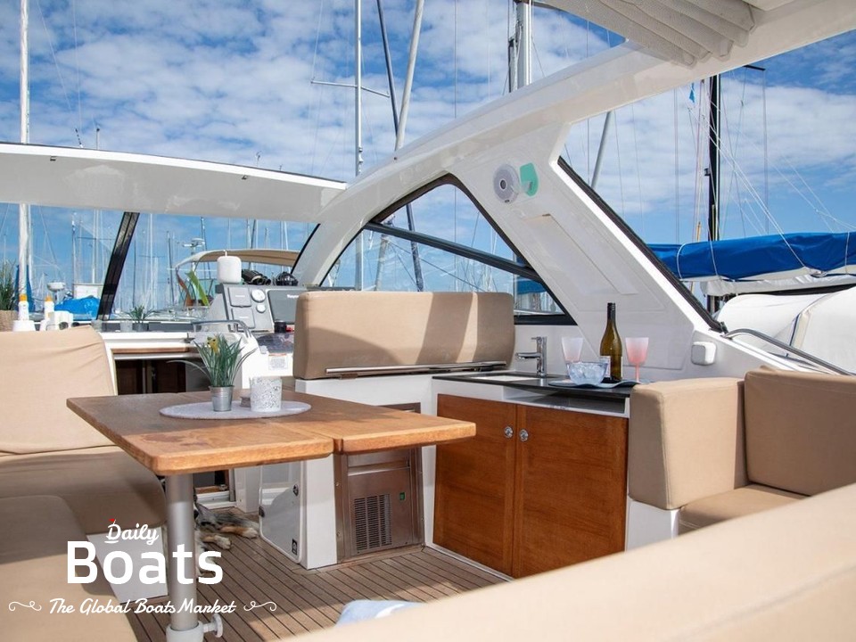 2010 Sealine Sc 35 for sale. View price, photos and Buy 2010 Sealine Sc ...