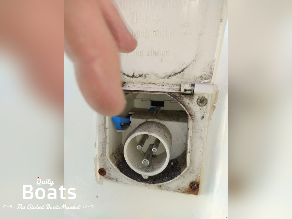 1984 Hunter Liberty 22 for sale. View price, photos and Buy 1984 Hunter ...