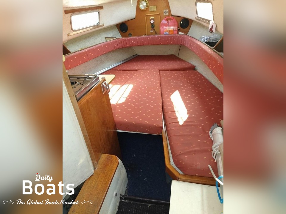 1984 Hunter Liberty 22 for sale. View price, photos and Buy 1984 Hunter ...