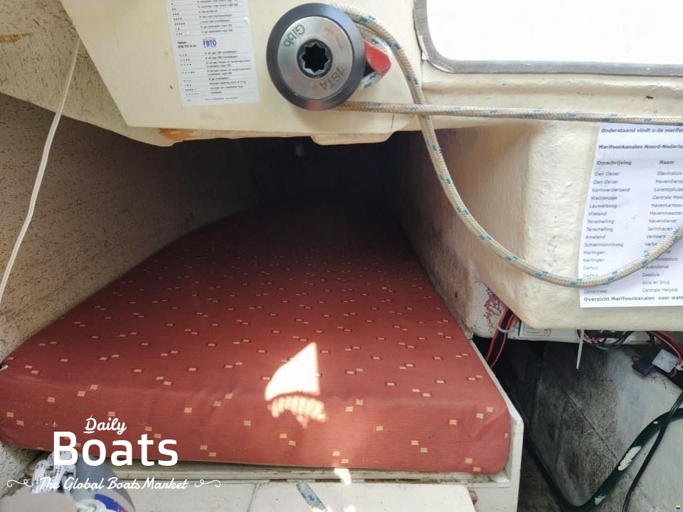 1984 Hunter Liberty 22 for sale. View price, photos and Buy 1984 Hunter ...