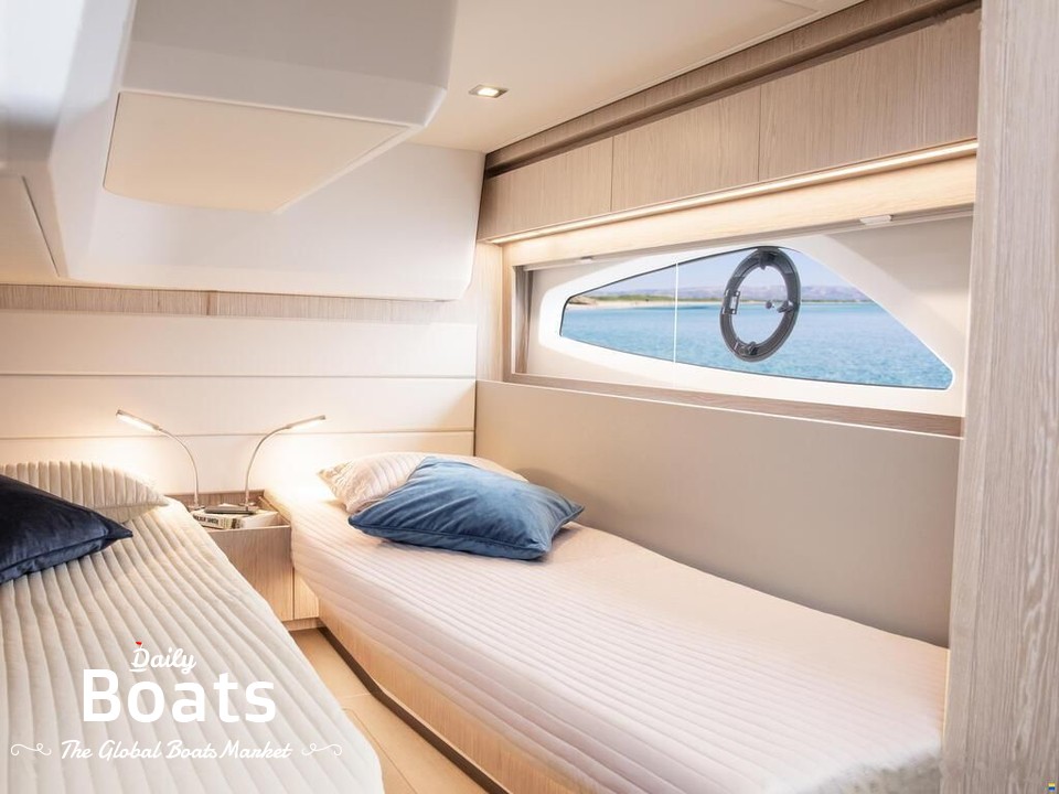 2022 Sealine C390 for sale. View price, photos and Buy 2022 Sealine ...