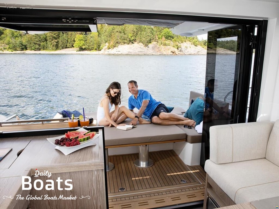 2022 Sealine C390 for sale. View price, photos and Buy 2022 Sealine ...