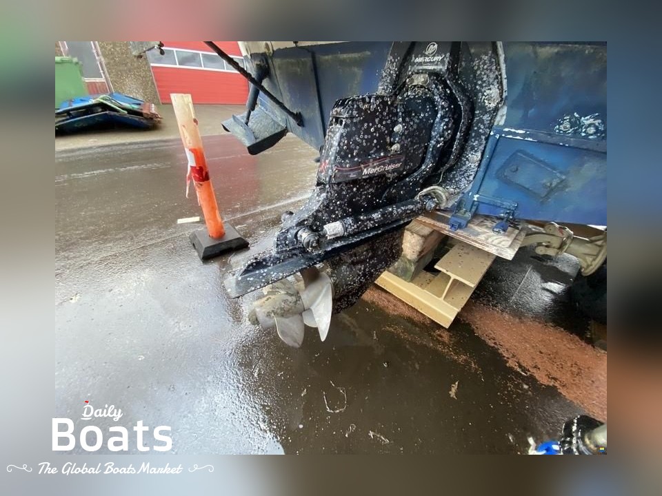 1984 Bayliner 2860 Flybridge Projektskib for sale. View price, photos ...