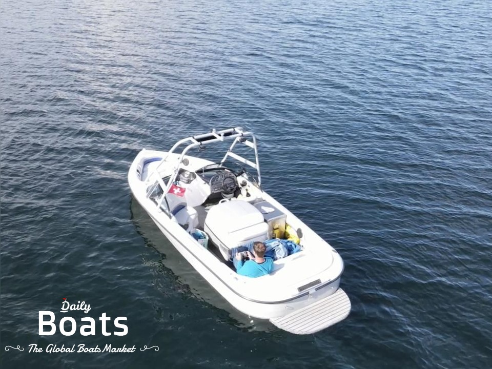 2000 Moomba Outback for sale. View price, photos and Buy 2000 Moomba ...