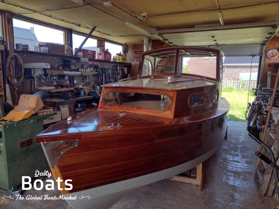 Antique classic boats Klassieke Kajuitboot for sale - Daily Boats