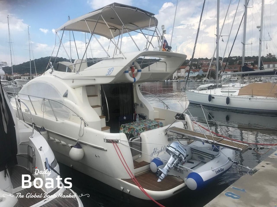 2002 Azimut 39 Fly for sale. View price, photos and Buy 2002 Azimut 39 ...