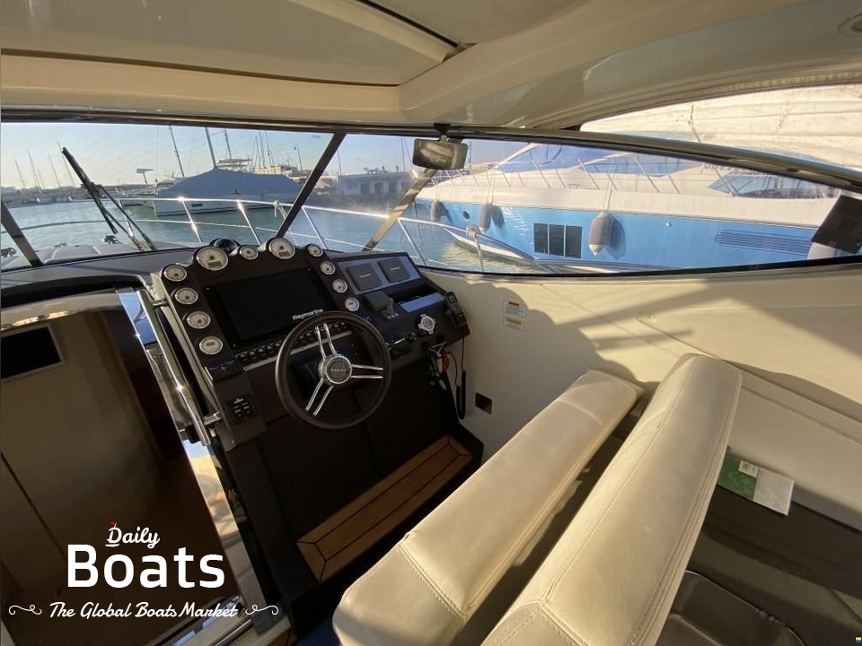 2010 Azimut Atlantis 40 Ht for sale. View price, photos and Buy 2010 ...