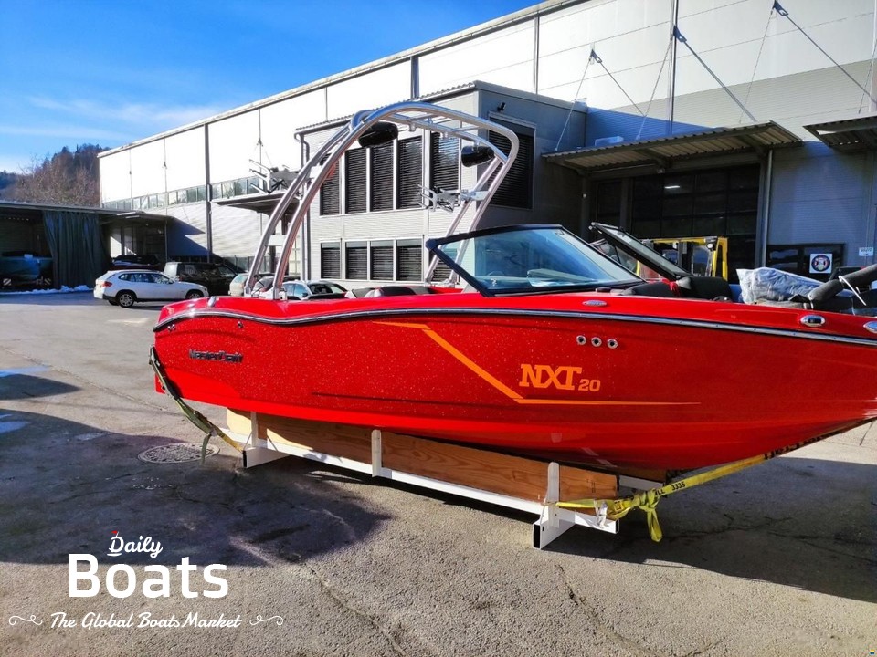 2016 MasterCraft Nxt20 Global Edition Outboard for sale. View price ...