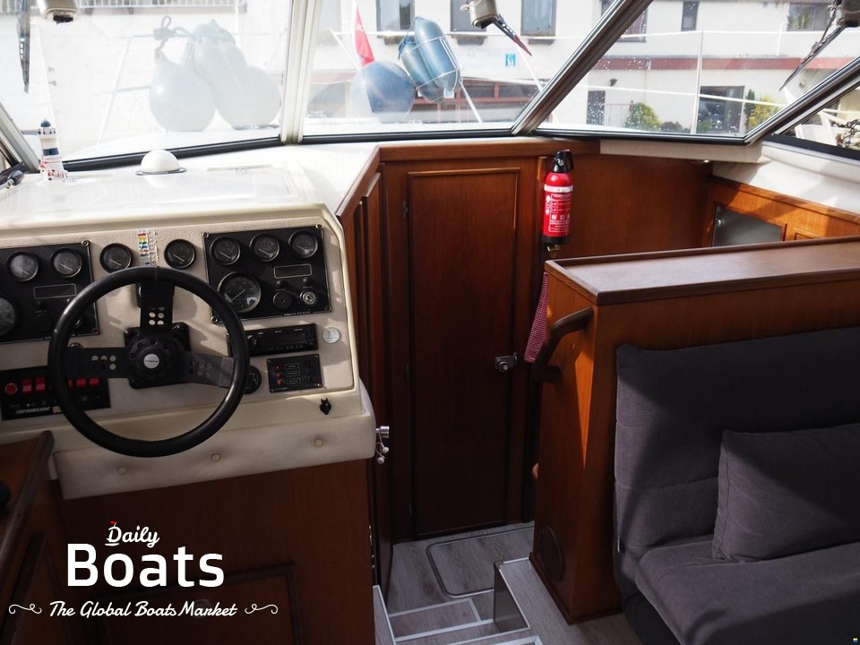 1990 Fairline 31 Corniche for sale. View price, photos and Buy 1990 ...