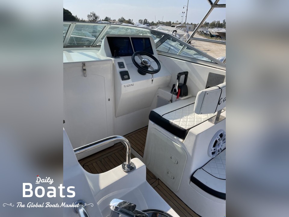2005 Gcm Gulf Craft Walkaround 33 for sale. View price, photos and Buy ...