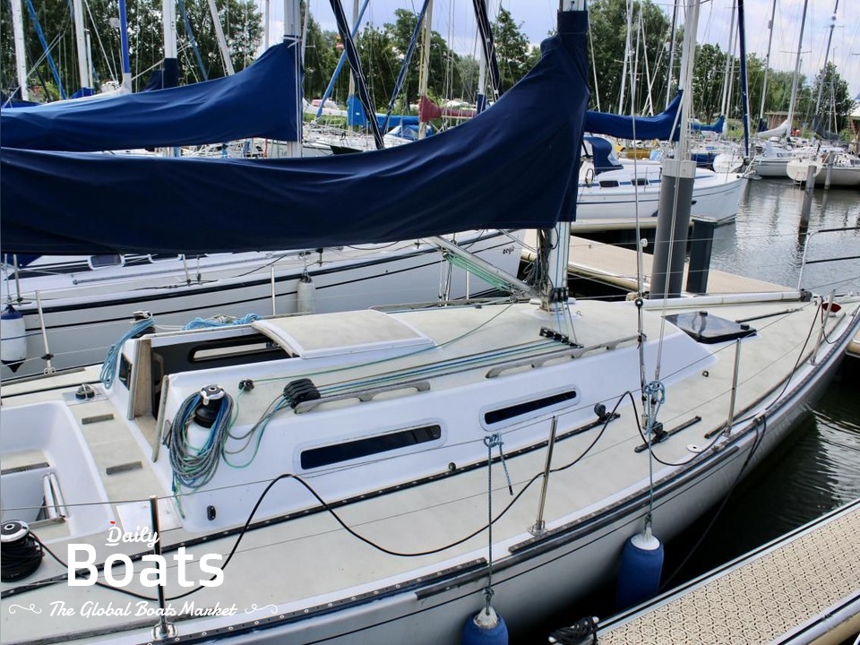 1983 J/Boats J/35 for sale. View price, photos and Buy 1983 J/Boats J ...