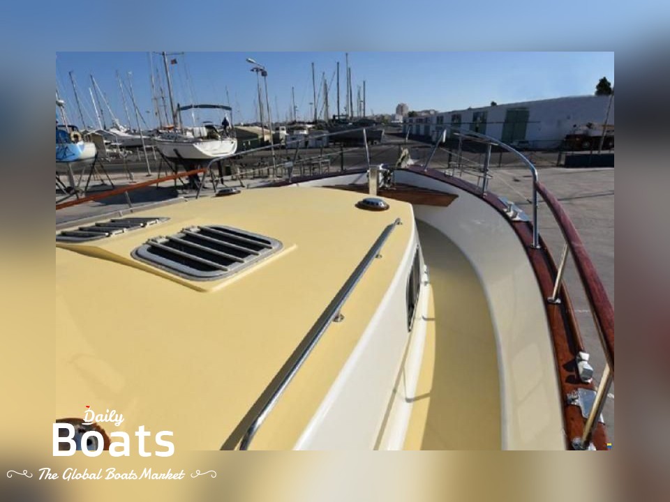 1983 Colvic Craft 38 Trawler à vendre. Voir le prix, les photos et ...