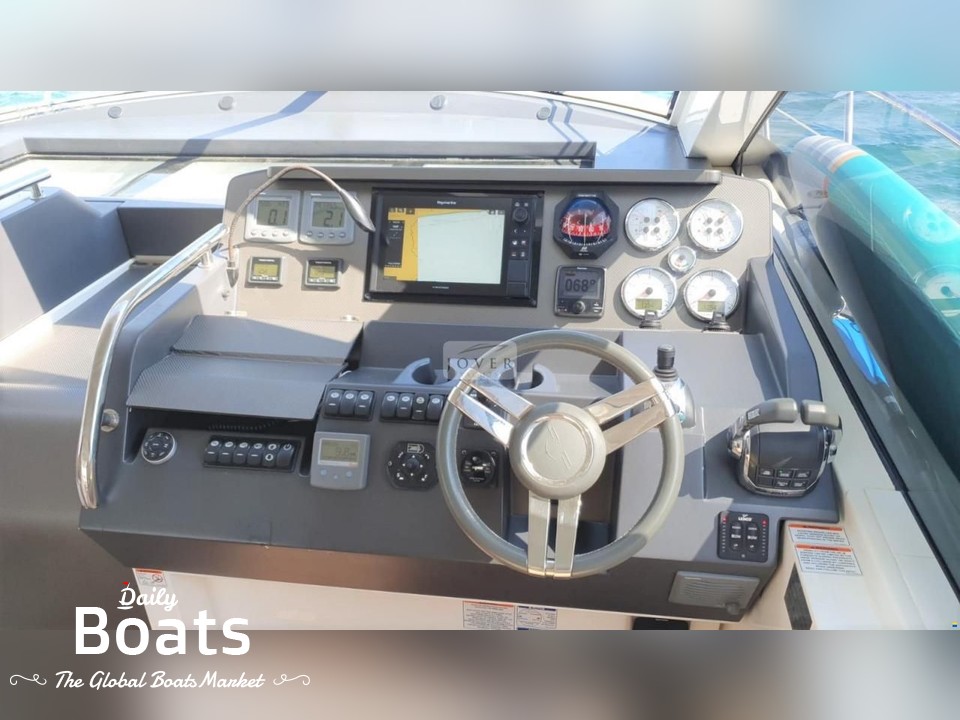 2011 Sealine Sc42 for sale. View price, photos and Buy 2011 Sealine ...