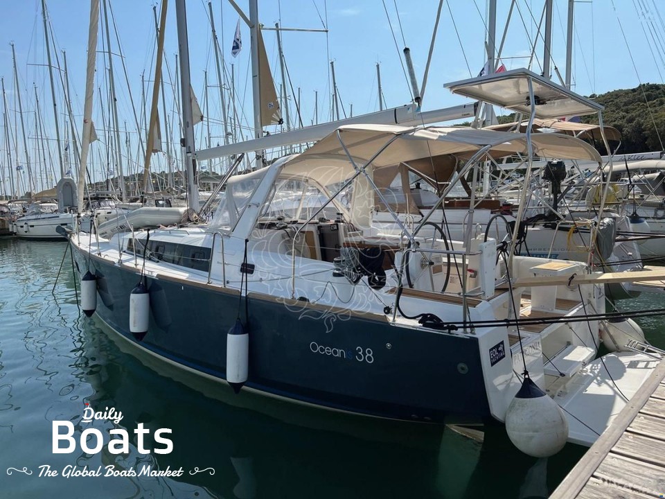 2014 Bénéteau Oceanis 38 Weekender for sale. View price, photos and Buy ...